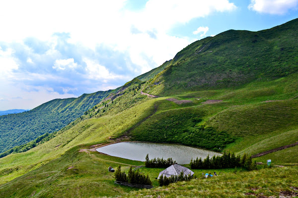În România sunt 8 peisaje unice pe Glob,dar puțini le cunosc.Sunt român ...