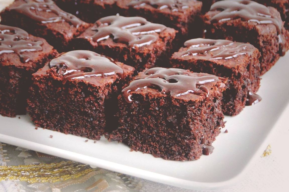 Negresă de casă glazurată și însiropată – Rețetă grecească, foarte ...