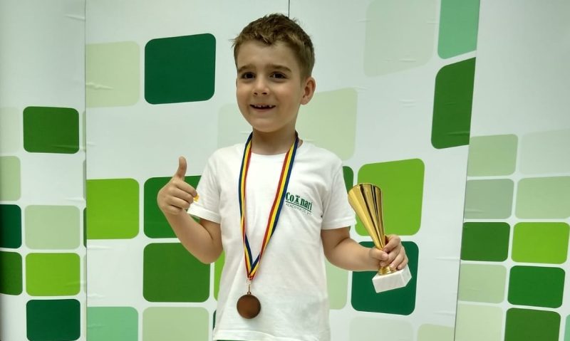 Iustin Nicolas,geniul care la doar 7 ani a devenit campion mondial la ...
