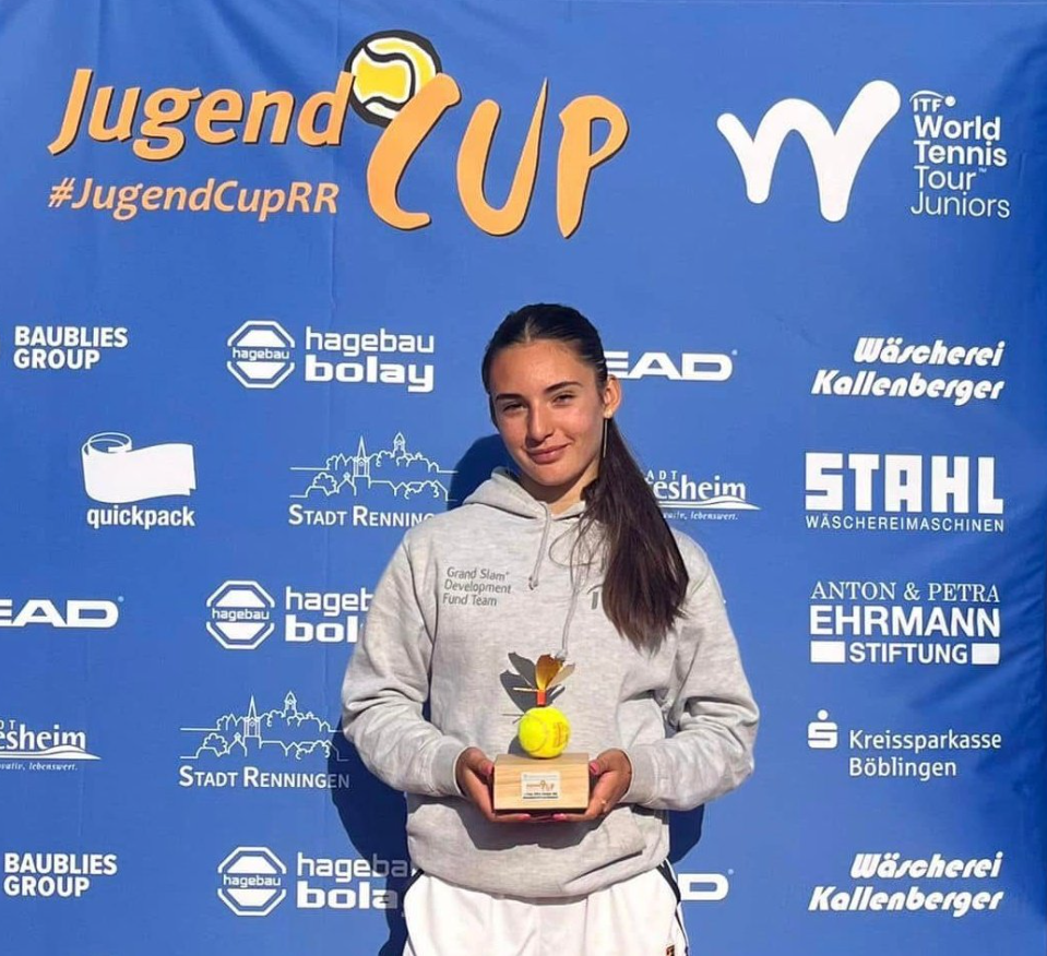 Românii se fac remarcați peste hotare.Alexia Tatu, tânăra de doar 14 ...