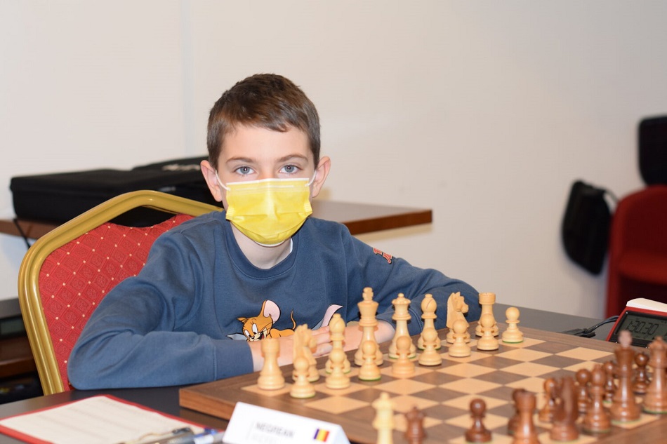 Românii nu promovează așa ceva.Un copil de doar 9 ani e campion al ...